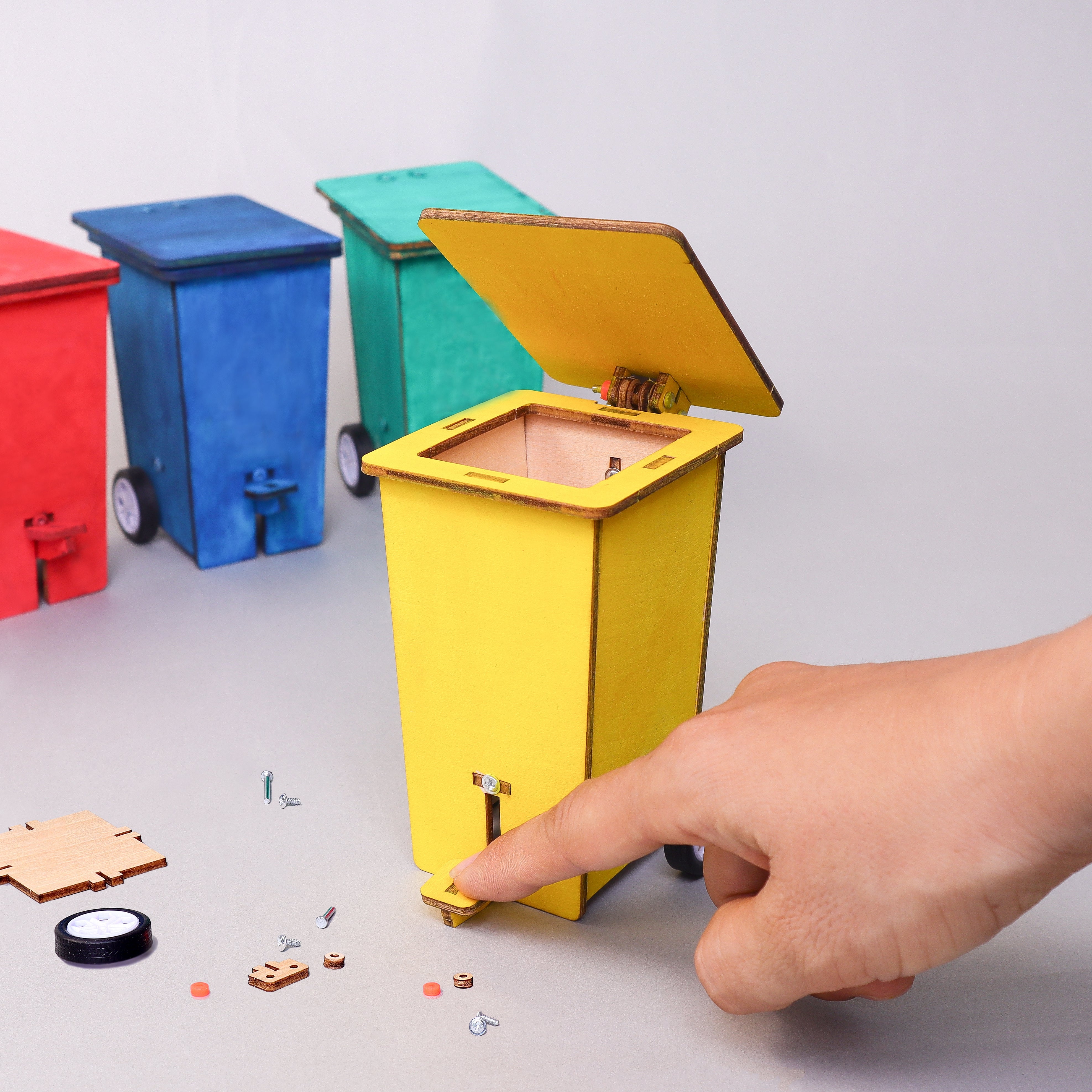 Build & Paint Mini Trash Cans (Set of 2) – Fun Desk Décor & Craft Proj